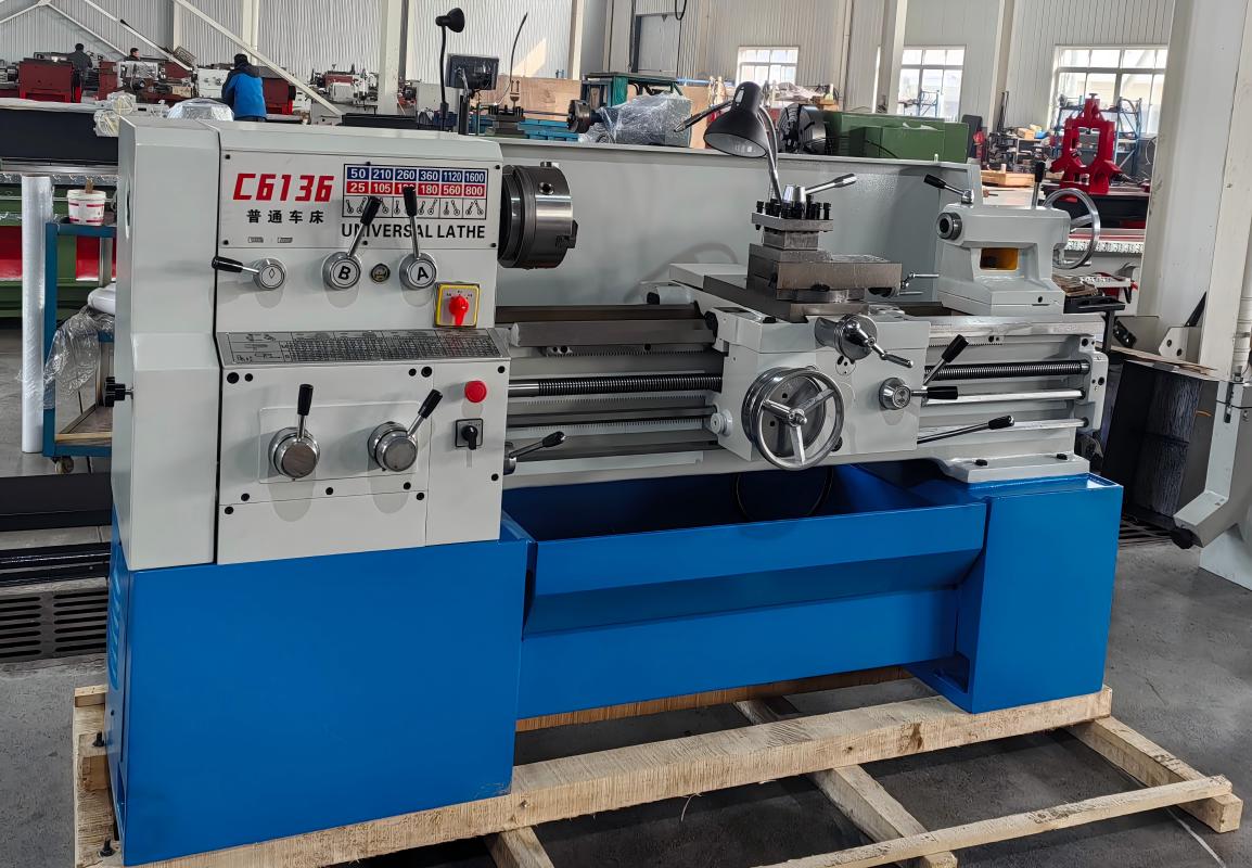 Manual lathe